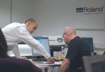 Roland DG Academy launches ‘basic application finishing’ course - Sign Update