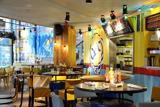 Sign 2000 creates Caribbean theme at new restaurant - Sign Update