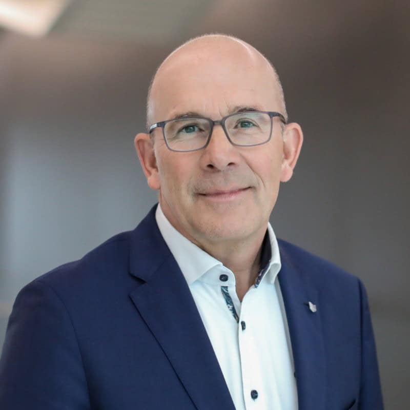 Canon UK & Ireland appoints new managing director - Sign Update